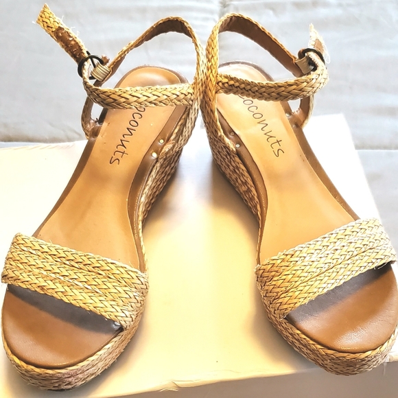 Coconuts by Matisse | Shoes | Coconut Wedge | Poshmark